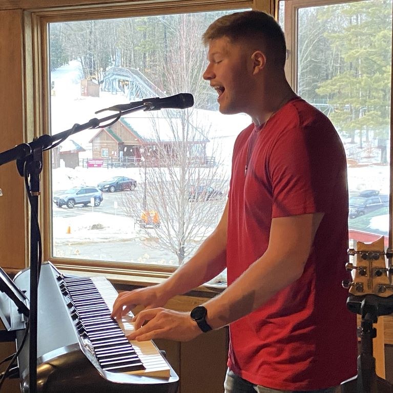 Garrett Smith Live Music - Pistol Pub at Gunstock Mountain Resort ...